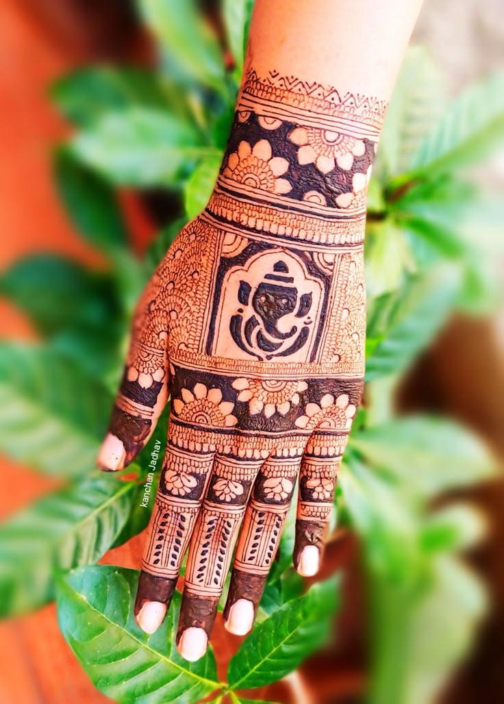 9 Beautiful Ganesh Chaturthi Mehndi Design